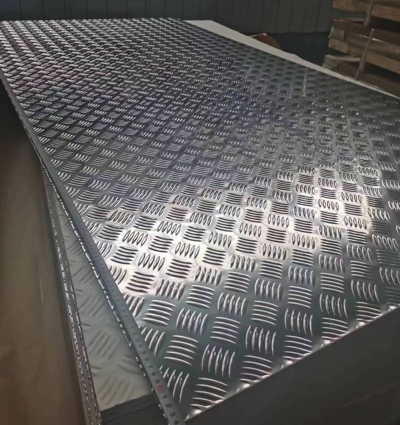 Aluminum tread plate